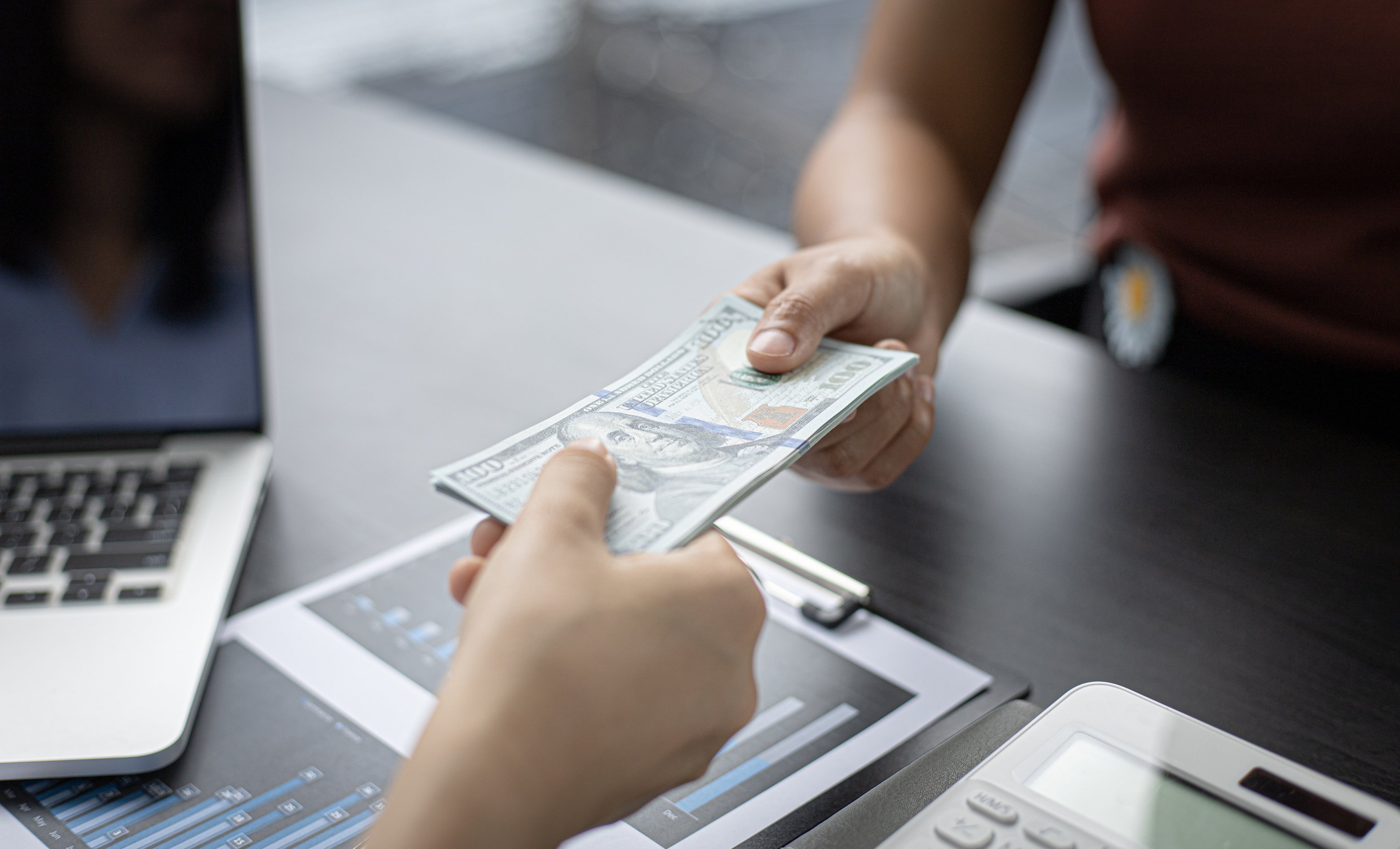 Salaried Employees: Benefits and Employer Advantages - Shiftbase