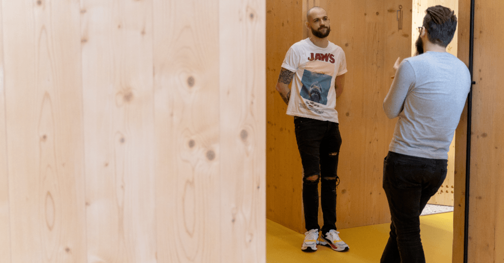 Een frequent verzuimgesprek voeren: hoeveel verzuim is teveel? - Shiftbase