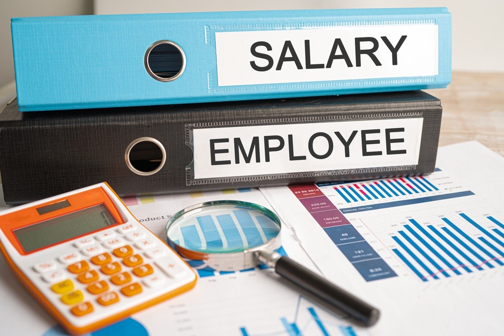Salaried Employees: Benefits and Employer Advantages - Shiftbase