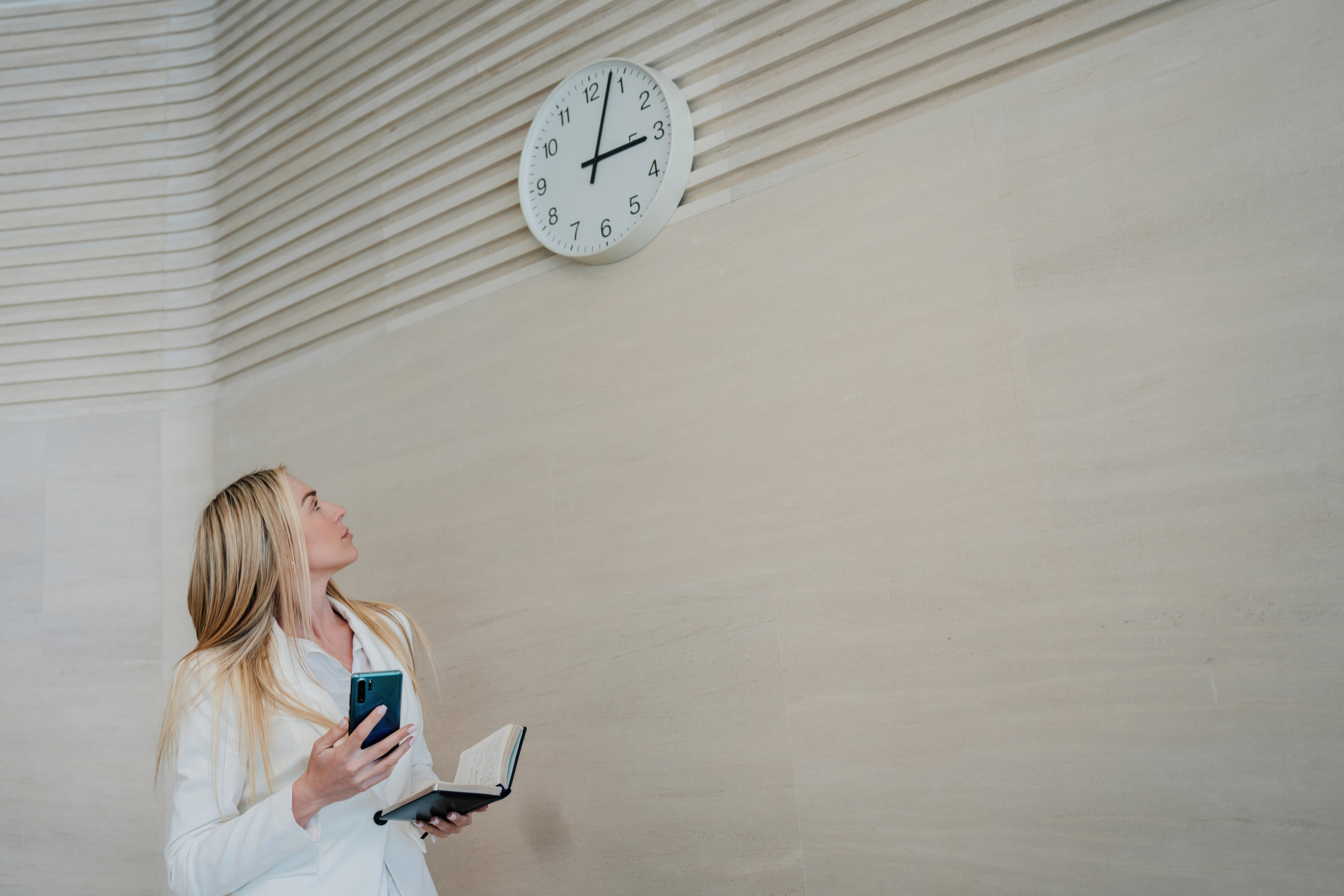 Excessive Employee Tardiness: How to Address Lateness and Improve ...